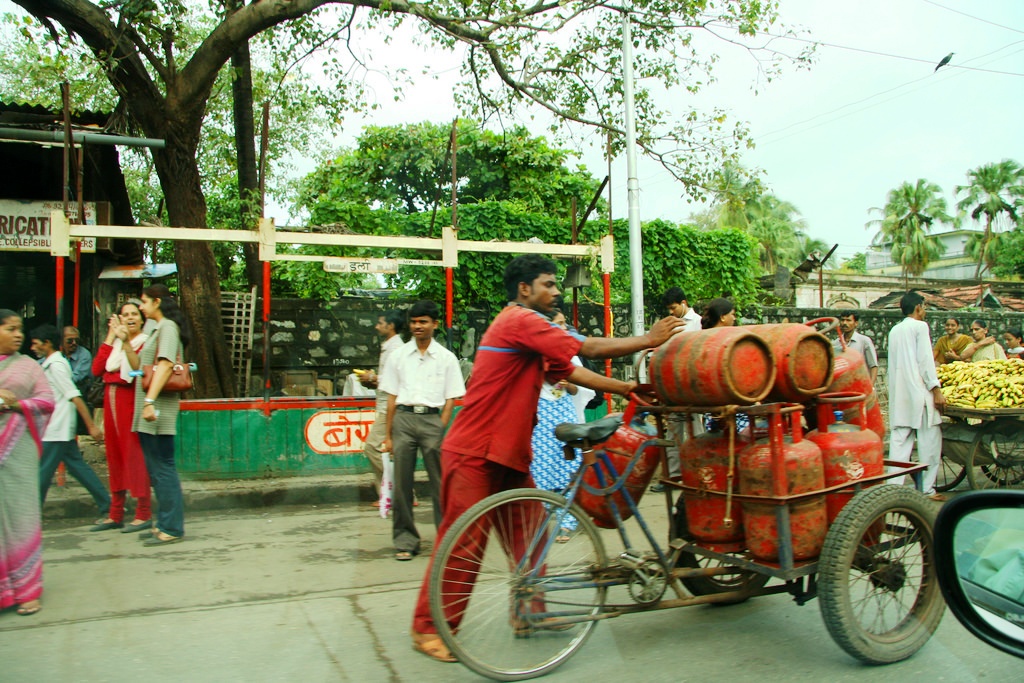 LPG Cylinder Delivery Cycle - Travel India Destinations